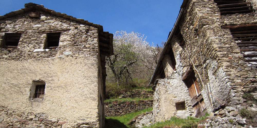 Lombardia. Itinerario in bicicletta sopra il Lago di Como